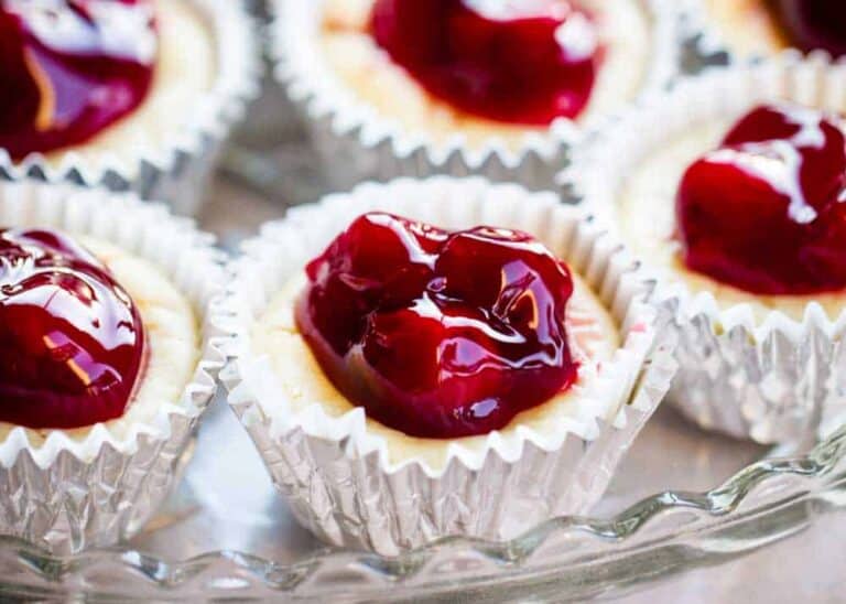 Mini Cheesecakes w/ Vanilla Wafers (5 ingredients!) - I Heart Naptime