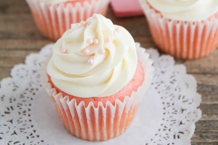 Pink Velvet Cupcakes w/ Cream Cheese Frosting - I Heart Naptime