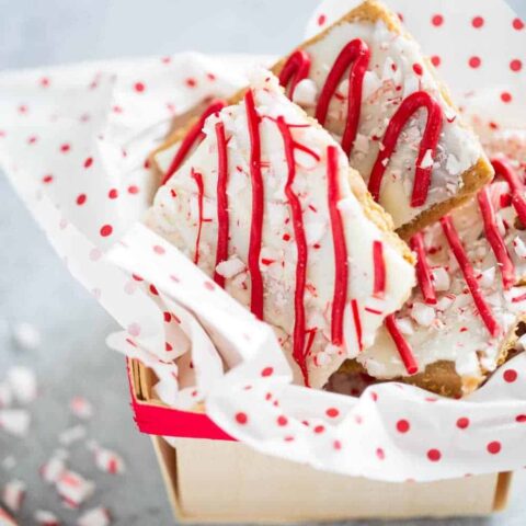Peppermint Toffee Bark with Graham Crackers - I Heart Naptime