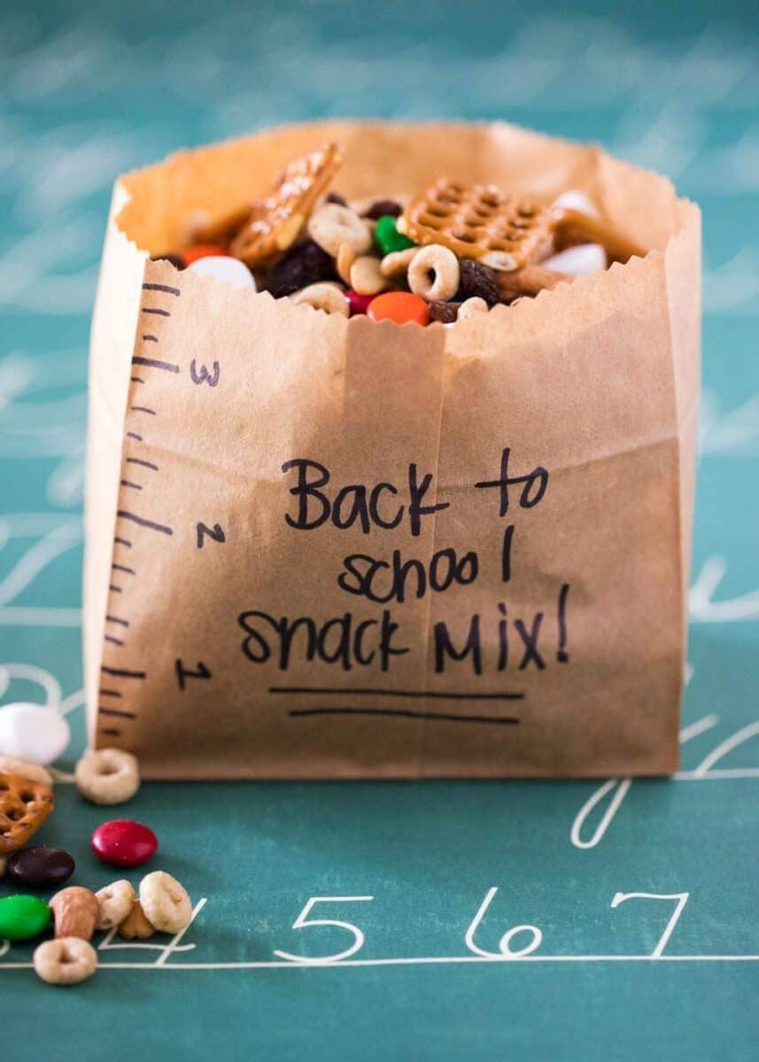 EASY Kid's Trail Mix Recipe - I Heart Naptime