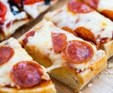 EASY Homemade garlic french bread pizza - I Heart Naptime