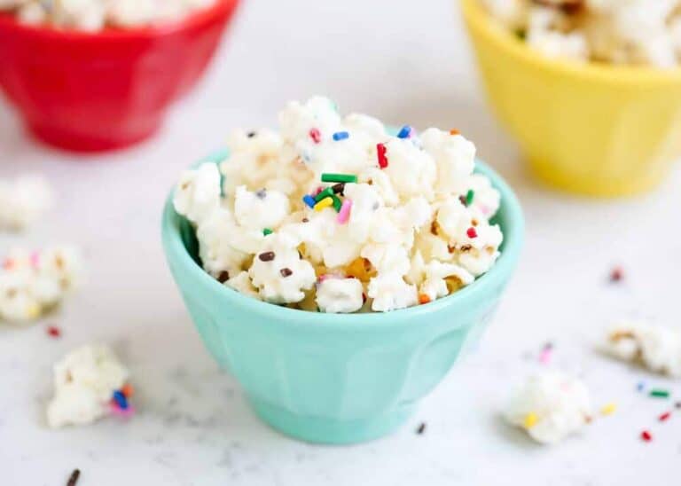 EASY Cake Batter Popcorn (4 ingredients & 5 mins!) - I Heart Naptime