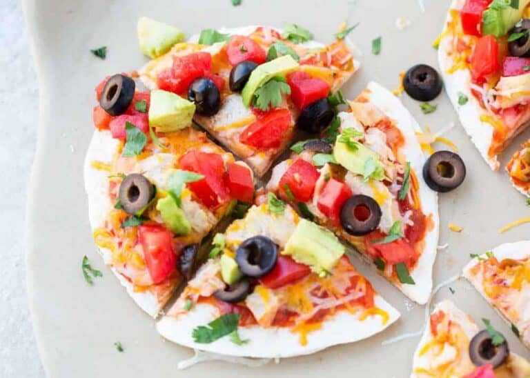 EASY 15-Minute Mexican Pizza - I Heart Naptime