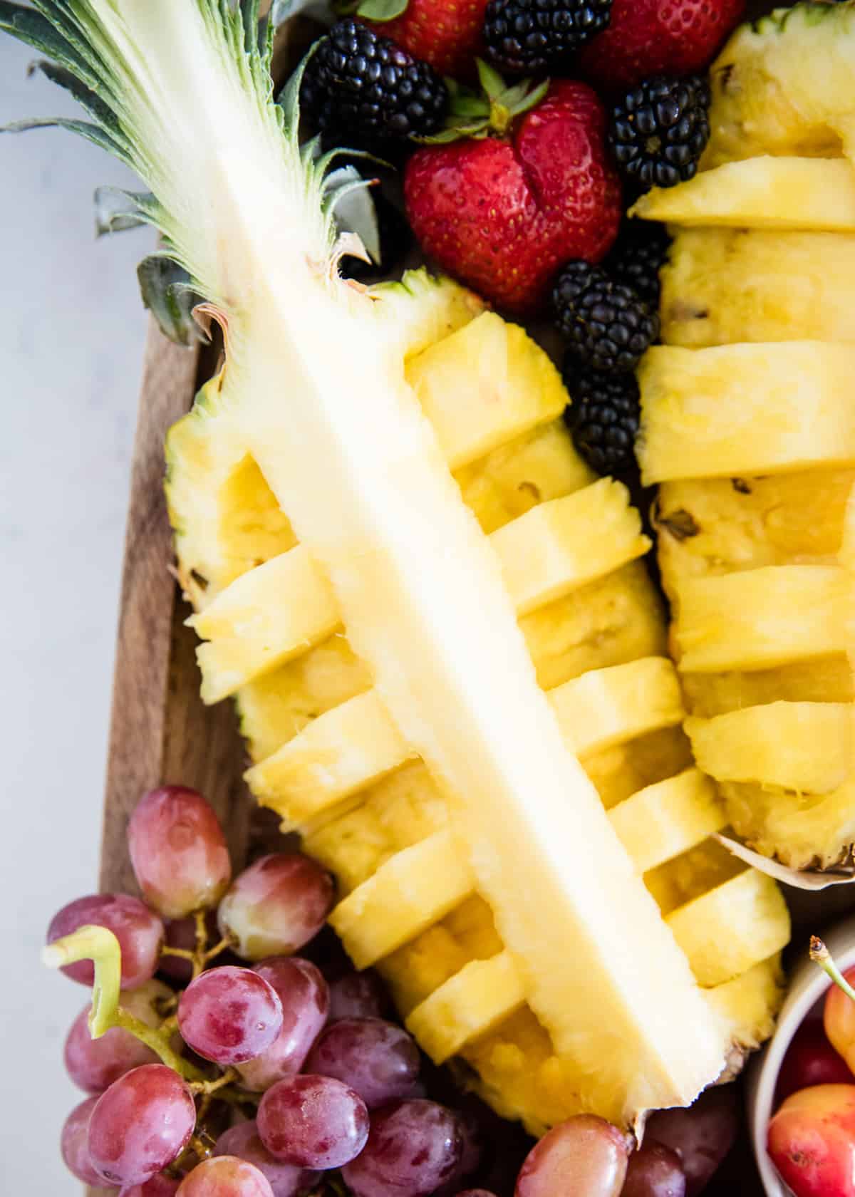 How To Cut A Pineapple I Heart Naptime How To Cut A Pineapple I Heart Naptime