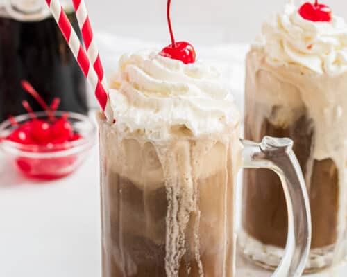 EASY Homemade Root Beer (4 ingredients!) - I Heart Naptime