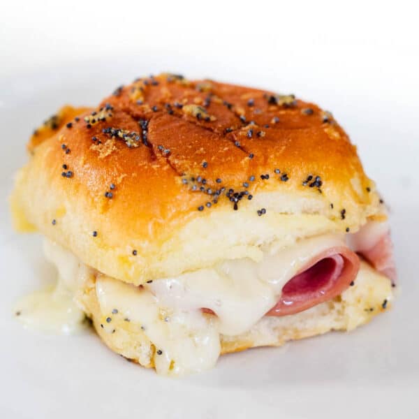 Cheeseburger Sliders - I Heart Naptime