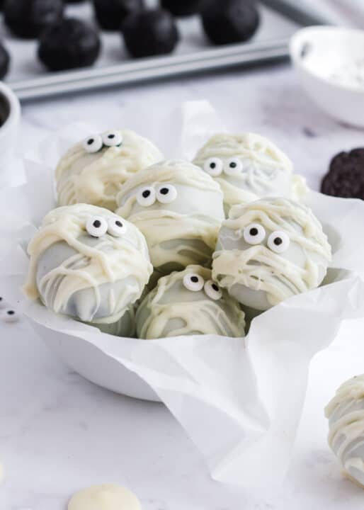 Halloween Oreo Balls (5 ways!) - I Heart Naptime