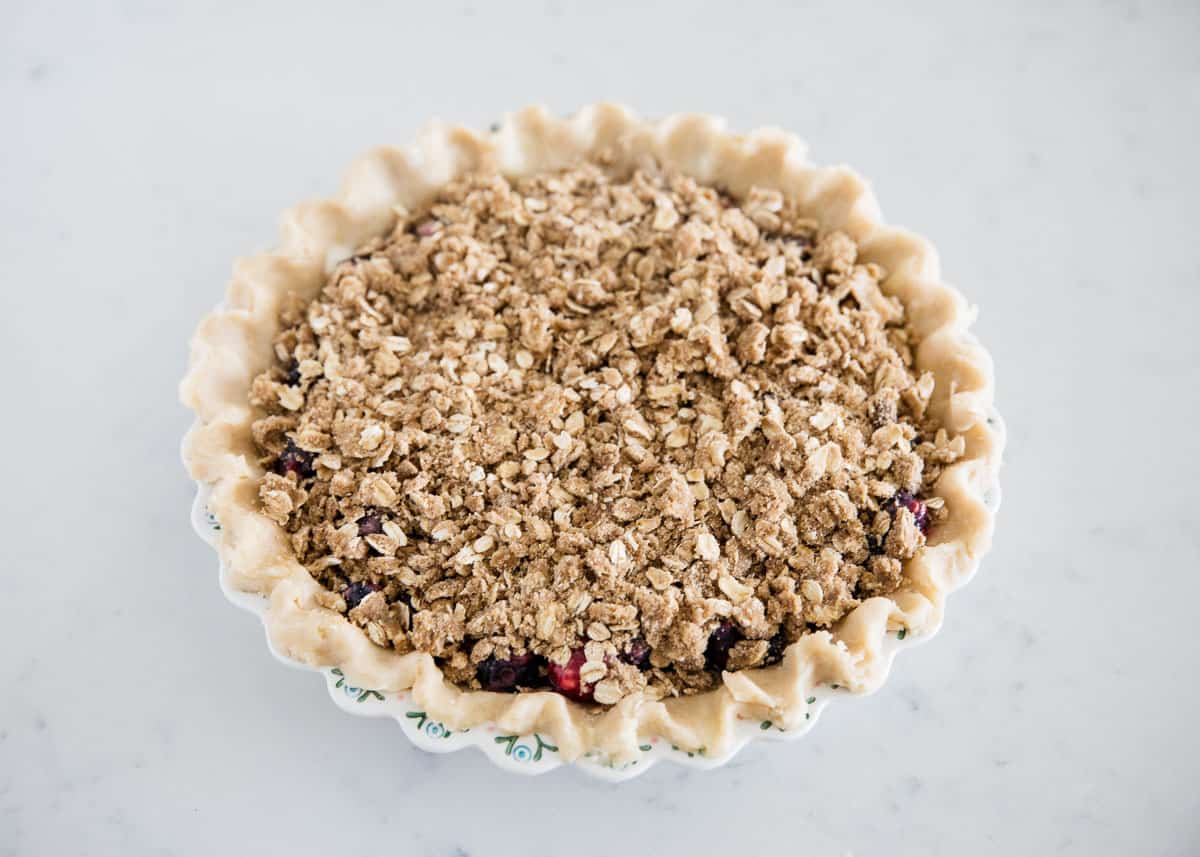 Mixed Berry Crumble Pie - I Heart Naptime