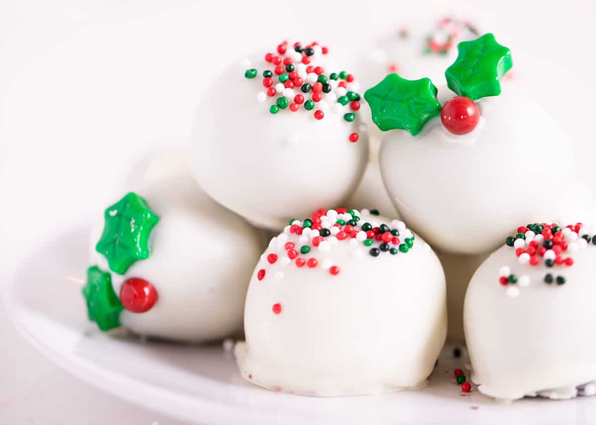 Christmas Oreo Balls - I Heart Naptime