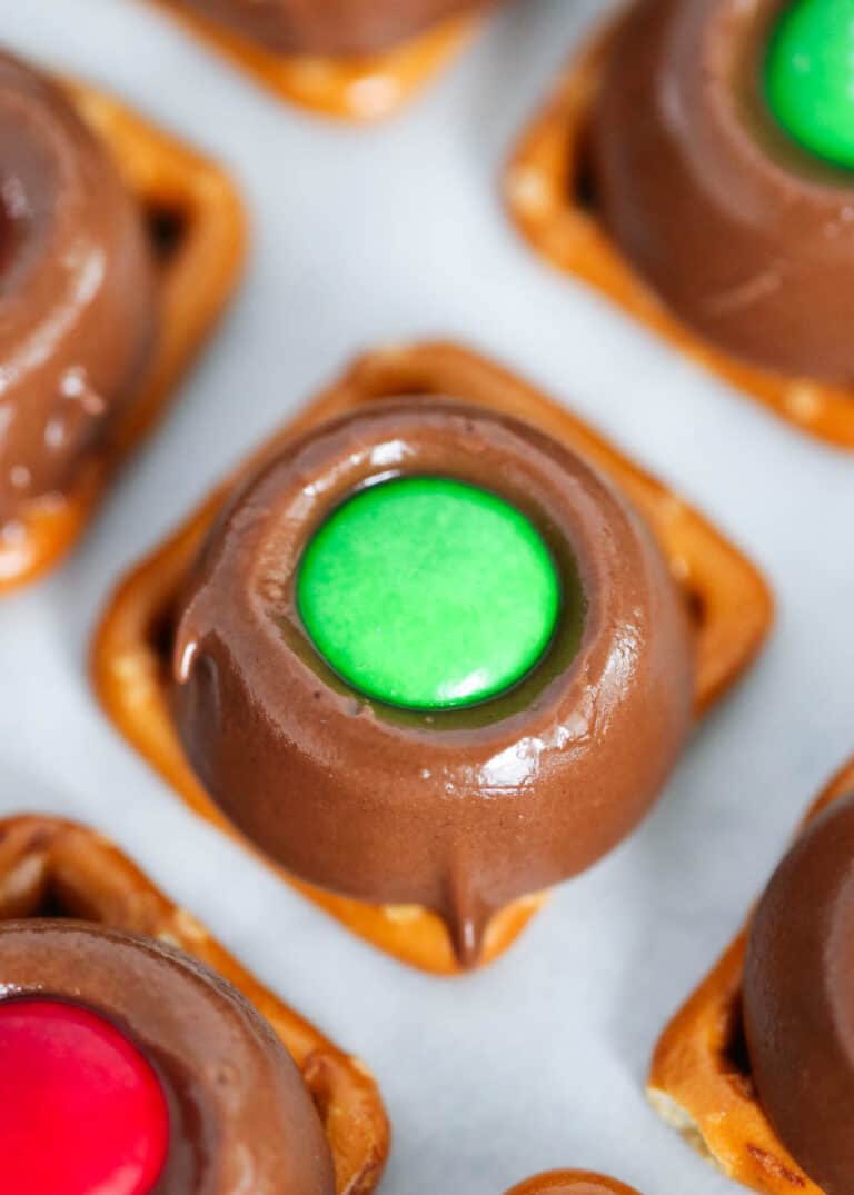 Rolo Pretzels Recipe (3 ingredients!) - I Heart Naptime