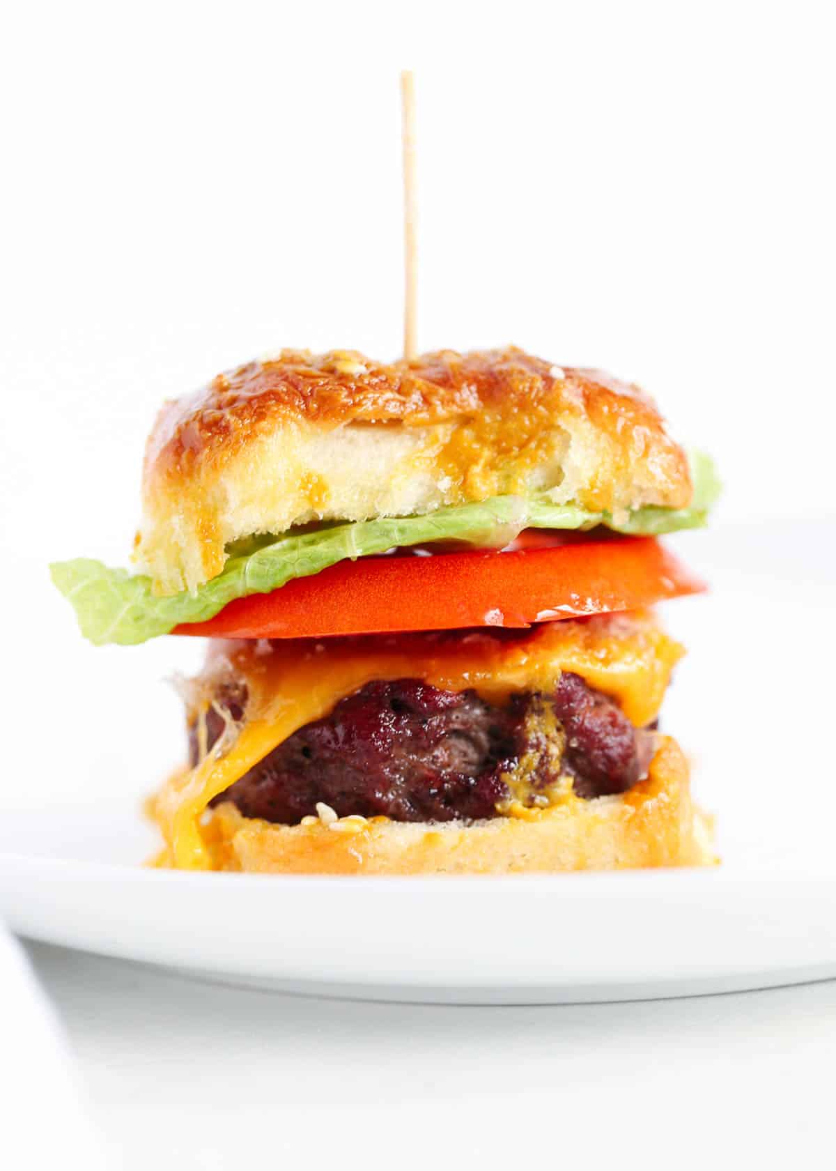 Mini Cheeseburger Sliders - I Heart Naptime