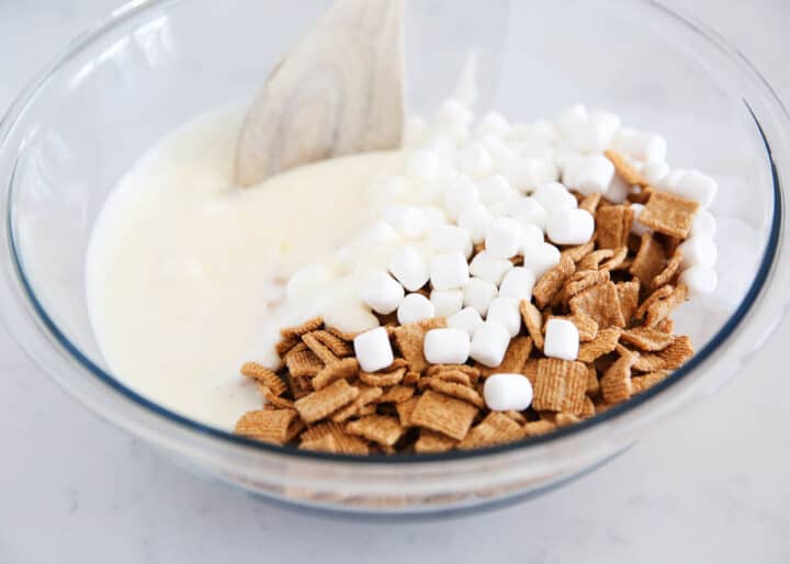 Golden Graham S'mores Bars - I Heart Naptime