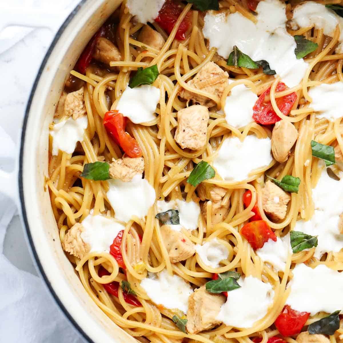 EASY One-Pot Caprese Pasta (20 minutes!) - I Heart Naptime