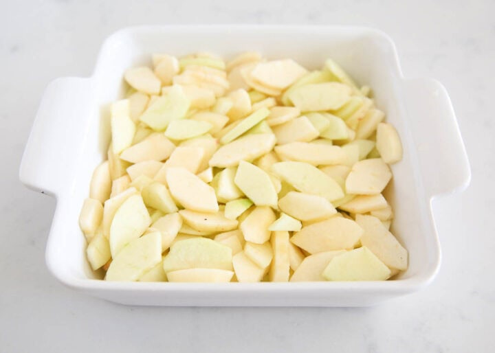 Easy Apple Crumble - I Heart Naptime