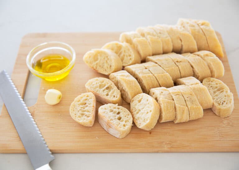 How to Make Crostini: Toasted Bread Recipe - I Heart Naptime
