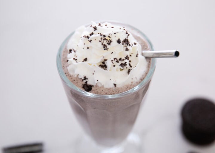 Oreo Milkshake Recipe - I Heart Naptime