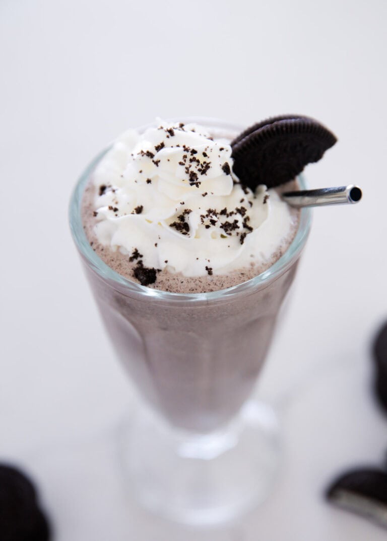 Oreo Milkshake Recipe - I Heart Naptime